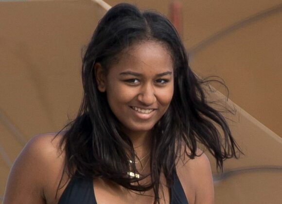 Sasha Obama (Barack Obama's Daughter) Bio, Age, Height, Weight, Career ...