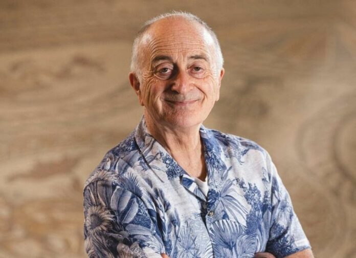 Tony Robinson Net Worth, Age, Marriage, Children, House, Height, Weight ...
