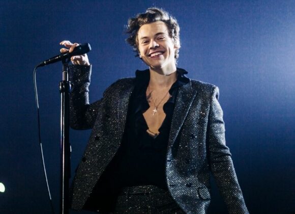 Harry Styles Bio, Age, Height, Career, Albums, Net Worth