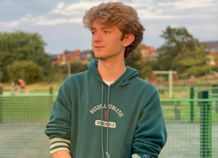 TommyInnit Bio, Age, Height, Weight, Career, Net Worth