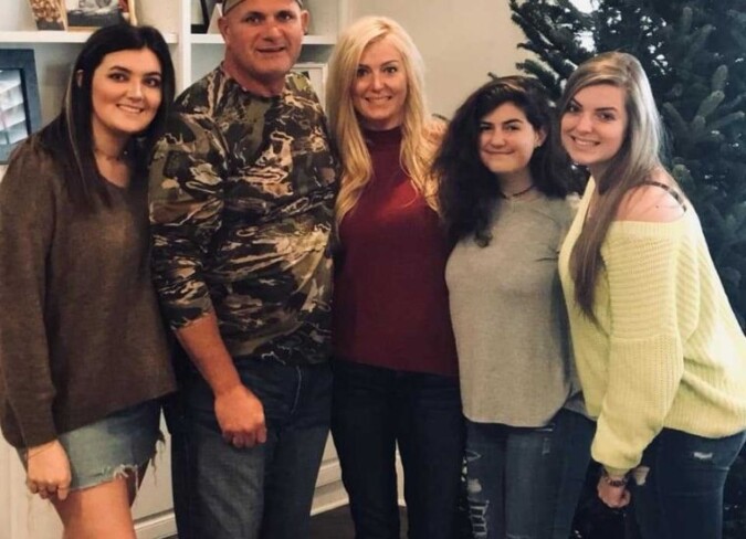 Jen Smith Bio, Age, Height, Weight, Career, Swamp People, Net Worth