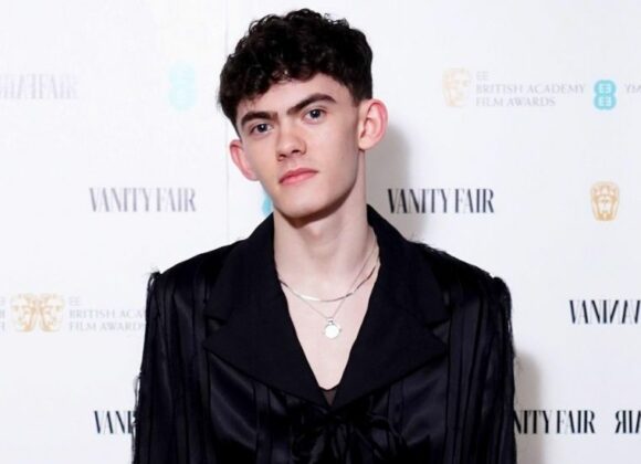 Joe Locke (Actor) Bio, Age, Sexuality, Height, Weight, Career, Parents ...