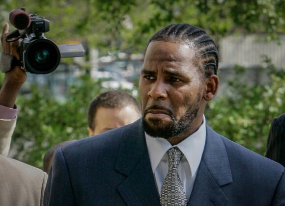 R. Kelly Bio, Age, Net Worth, Height, Weight, Career, Wife, Family ...