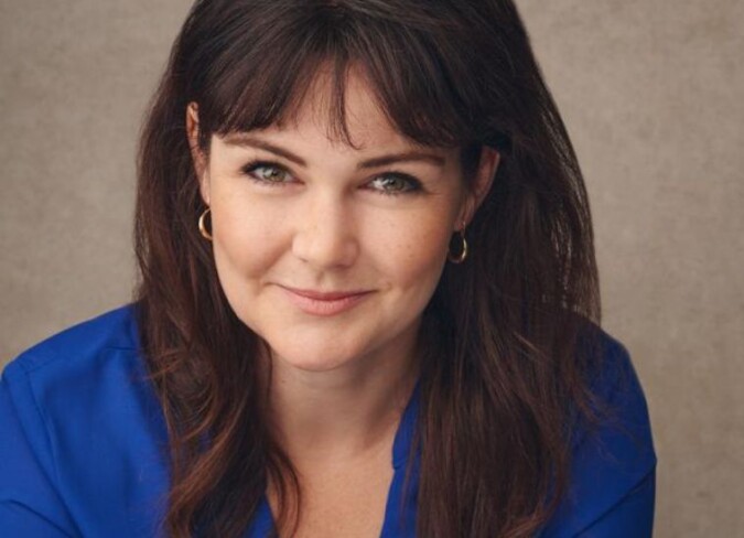 Hollie Taylor Bio, Age, Net Worth, Height, Weight, Career, Parents, Family